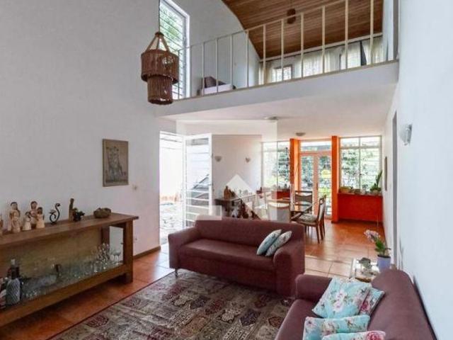 Casa à Venda Bandeirantes, 4 Quartos, 180 m² Belo Horizonte