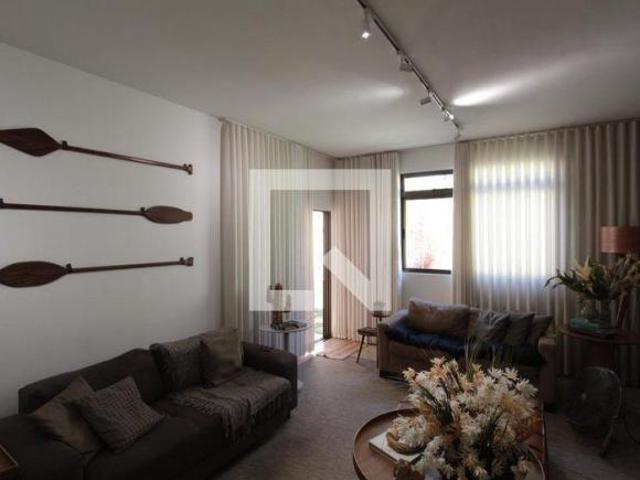 Casa à Venda Bandeirantes, 5 Quartos, 900 m² Belo Horizonte