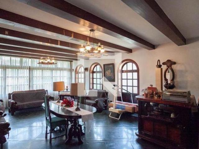 Casa à Venda Bandeirantes, 6 Quartos, 1400 m² Belo Horizonte