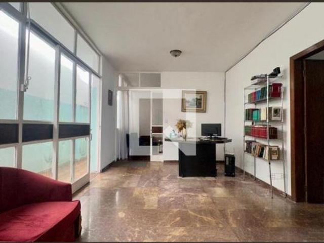 Casa à Venda Barroca, 5 Quartos, 246 m² Belo Horizonte