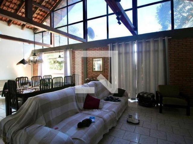 Casa à Venda Barreirinha, 5 Quartos, 300 m² Curitiba