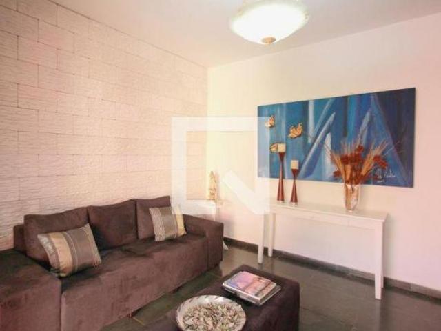 Casa à Venda Betânia, 4 Quartos, 226 m² Belo Horizonte