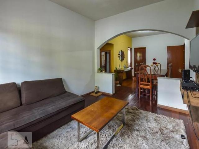 Casa à Venda Betânia, 9 Quartos, 300 m2