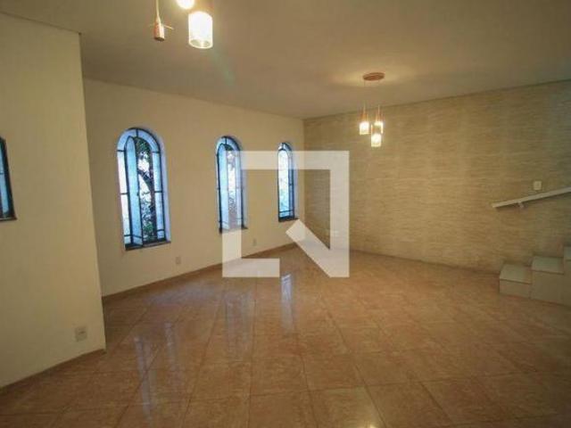 Casa à Venda Belém, 3 Quartos, 150 m2