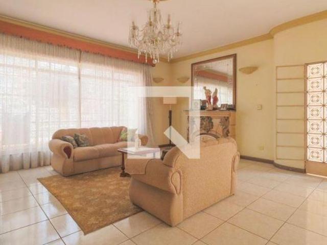 Casa à Venda Belém, 6 Quartos, 480 m2