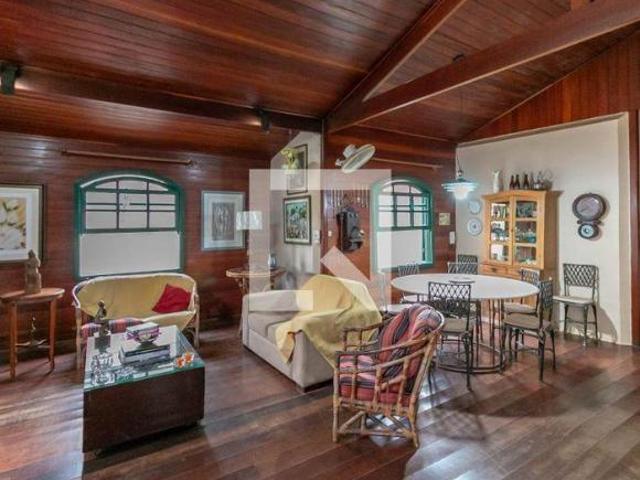 Casa à Venda Belvedere, 4 Quartos, 209 m² Belo Horizonte