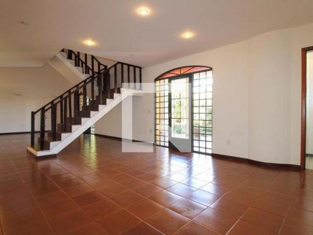 Casa à Venda Belvedere, 4 Quartos, 300 m2