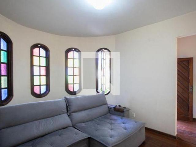 Casa à Venda Braúnas, 6 Quartos, 457 m² Belo Horizonte