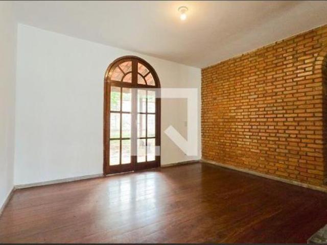 Casa à Venda Braúnas, 3 Quartos, 232 m2 Belo Horizonte
