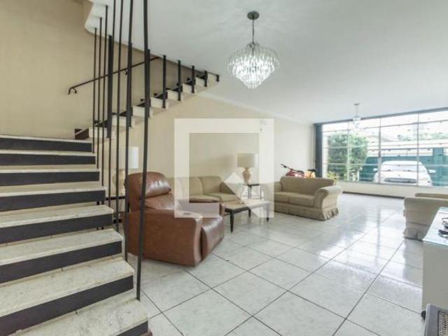 Casa à Venda Brooklin, 3 Quartos, 240 m2