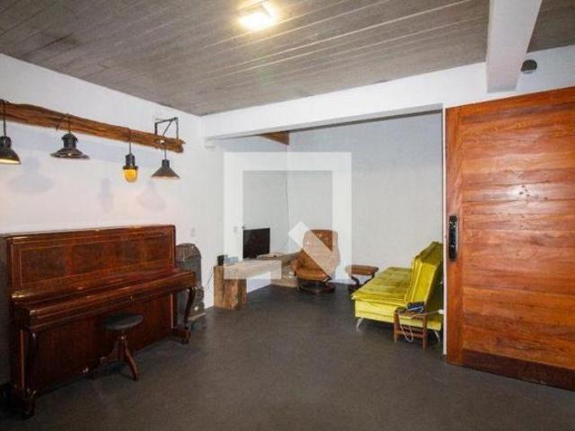 Casa à Venda Brooklin, 2 Quartos, 130 m² São Paulo