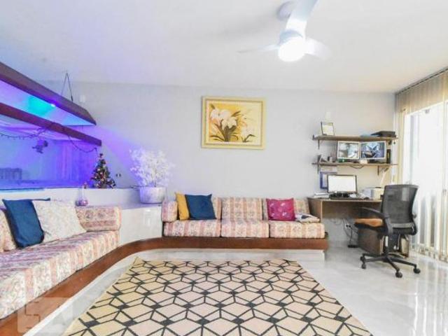Casa à Venda Brooklin, 8 Quartos, 500 m2
