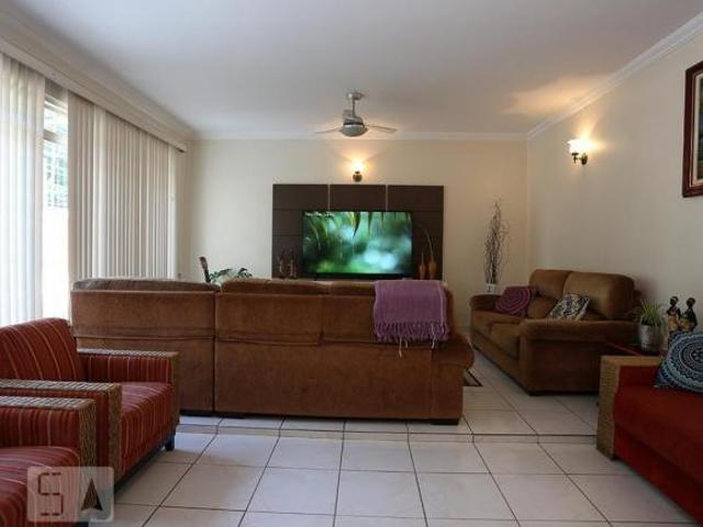 Casa à Venda Butantã, 4 Quartos, 700 m2