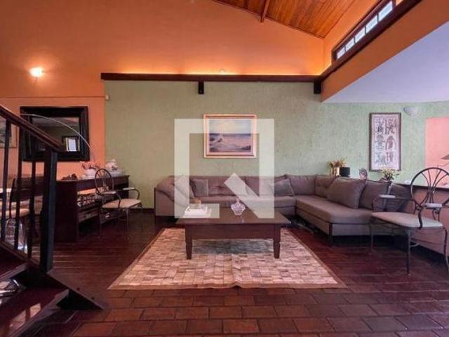 Casa à Venda Butantã, 5 Quartos, 230 m2