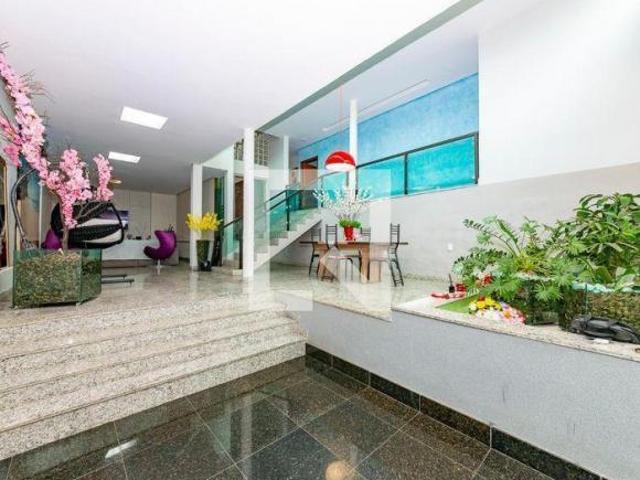 Casa à Venda Buritis, 3 Quartos, 470 m2