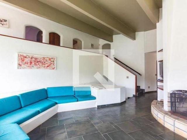 Casa à Venda Bussocaba, 3 Quartos, 300 m2