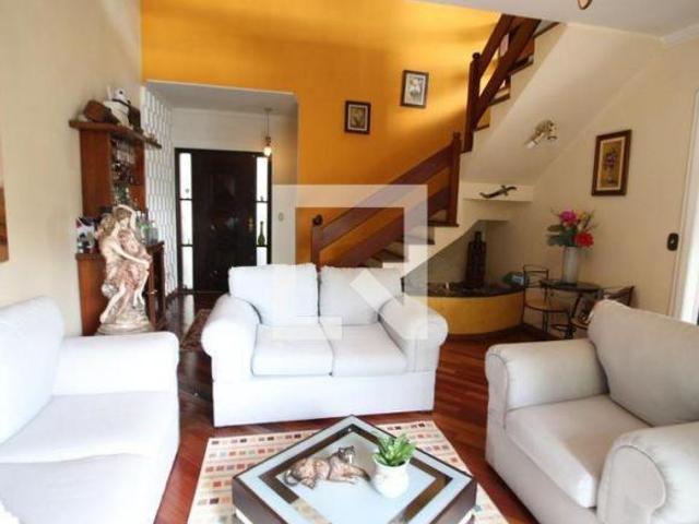 Casa à Venda Bussocaba, 4 Quartos, 226 m2
