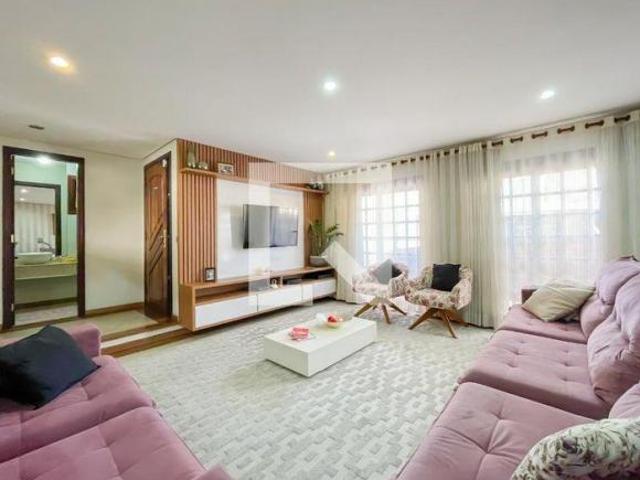 Casa à Venda Bussocaba, 4 Quartos, 250 m2