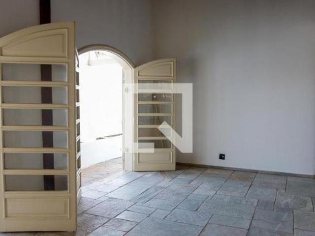 Casa à Venda Bussocaba, 5 Quartos, 210 m2