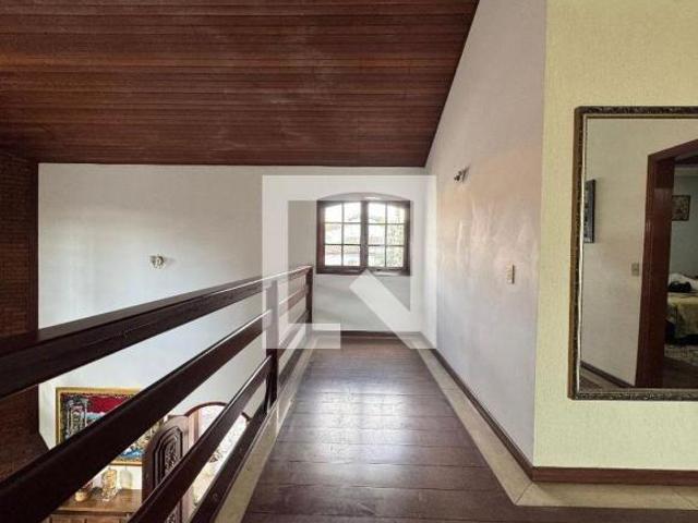 Casa à Venda Bussocaba, 6 Quartos, 200 m2