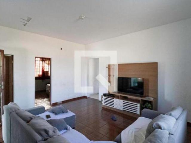 Casa à Venda Glória, 3 Quartos, 1068 m² Belo Horizonte