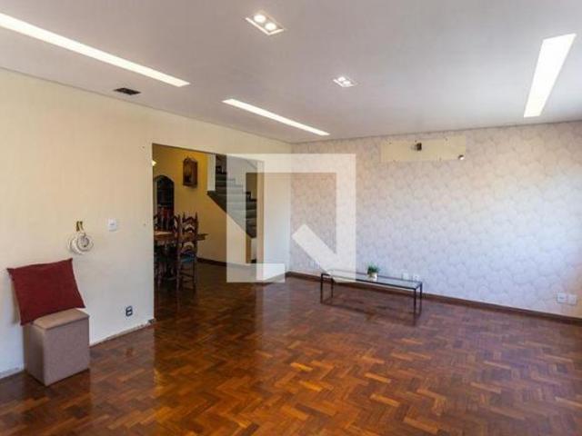 Casa à Venda Grajaú, 4 Quartos, 200 m² Belo Horizonte