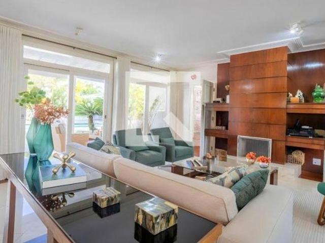 Casa à Venda Gramado, 4 Quartos, 600 m² Campinas