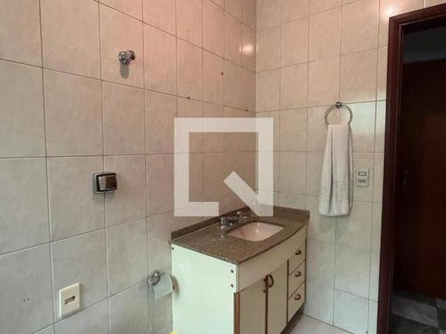 Casa à Venda Guanabara, 3 Quartos, 260 m2