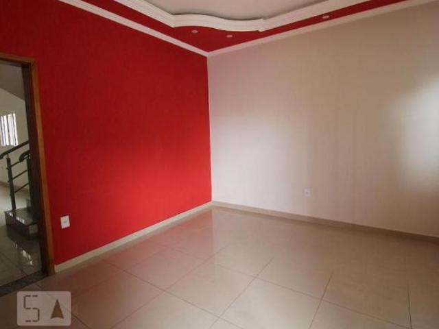 Casa à Venda Guanabara, 4 Quartos, 650 m2