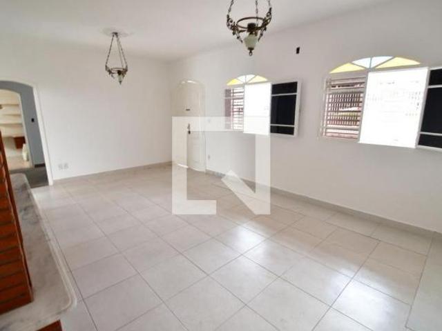 Casa à Venda Guanabara, 4 Quartos, 335 m2
