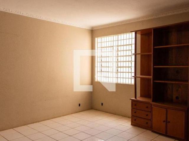 Casa à Venda Guanabara, 5 Quartos, 561 m2