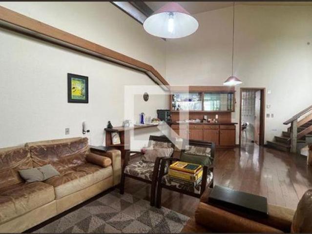 Casa à Venda Guanabara, 5 Quartos, 345 m2