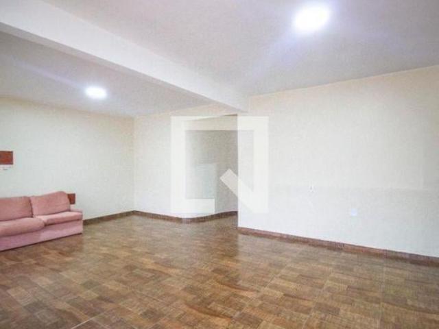 Casa à Venda Guará, 1 Quarto, 300 m² Brasília