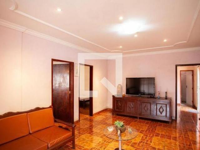 Casa à Venda Guarani, 4 Quartos, 308 m² Belo Horizonte