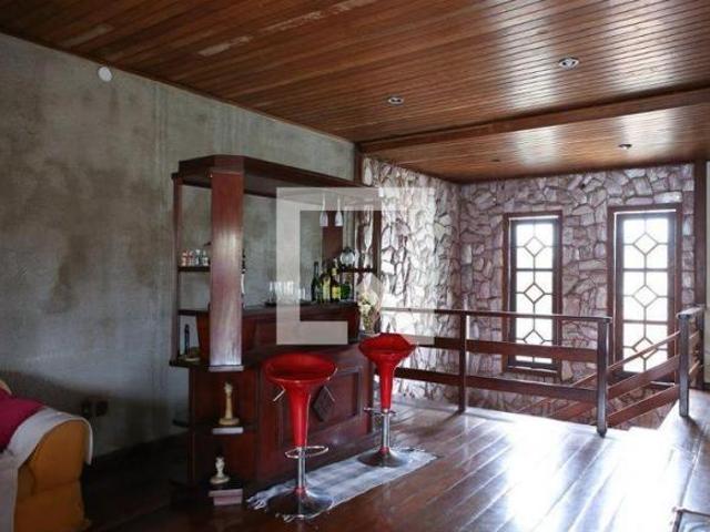 Casa à Venda Guarani, 4 Quartos, 360 m² Belo Horizonte