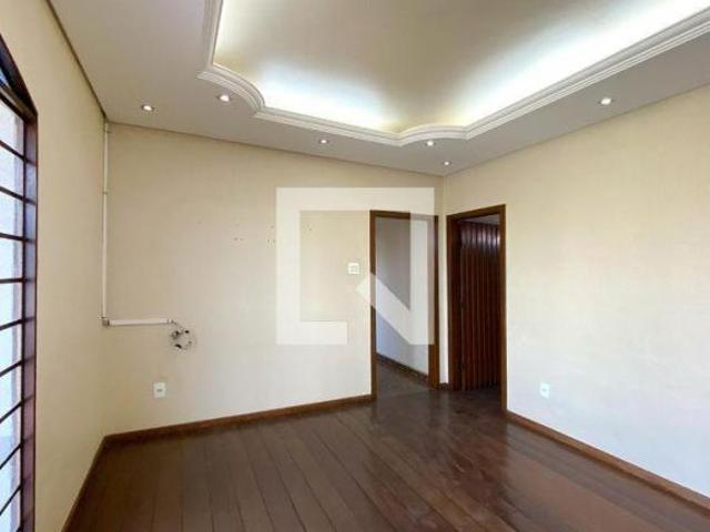 Casa à Venda Guarani, 5 Quartos, 545 m² Belo Horizonte