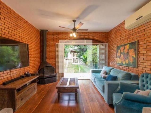 Casa à Venda Guarujá, 4 Quartos, 1000 m² Porto Alegre