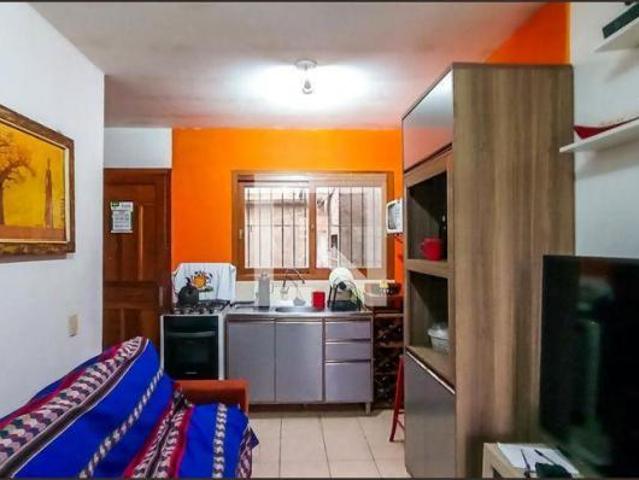 Casa à Venda Guarujá, 1 Quarto, 94 m² Porto Alegre