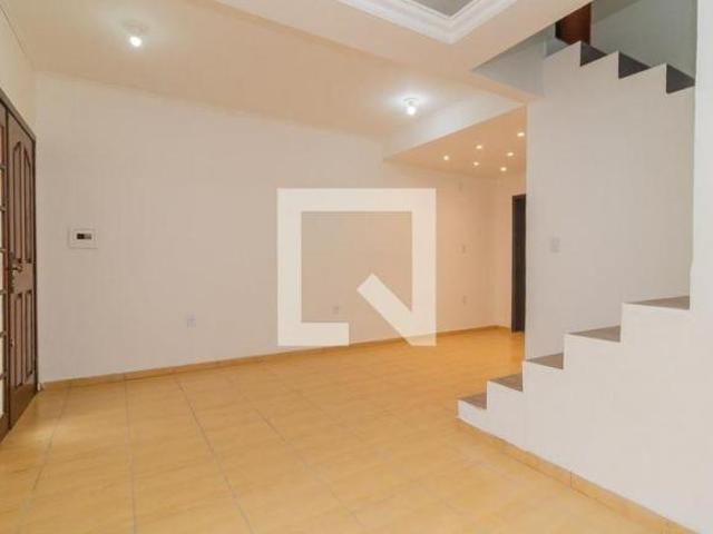 Casa à Venda Guarujá, 2 Quartos, 80 m² Porto Alegre