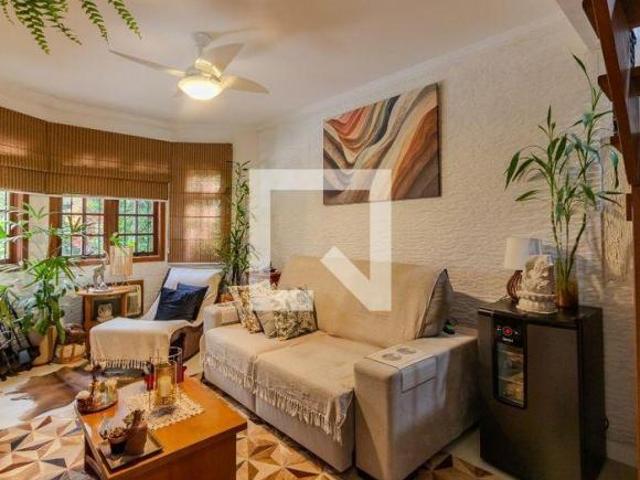Casa à Venda Guarujá, 3 Quartos, 258 m² Porto Alegre