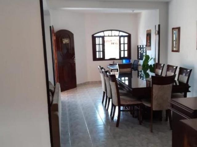 CASA Á VENDA DOIS DORMITÓRIOS SENDO UMA SUITE