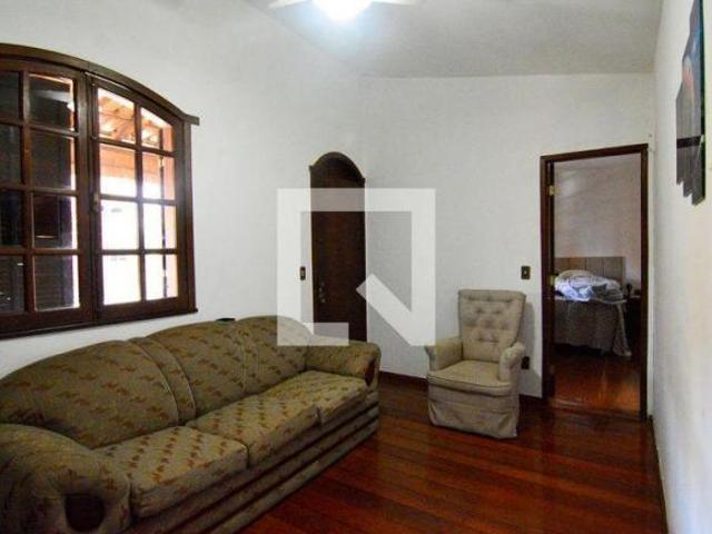 Casa à Venda Dom Bosco, 3 Quartos, 400 m² Belo Horizonte