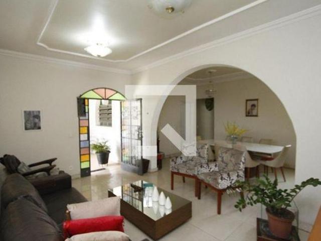 Casa à Venda Dom Bosco, 4 Quartos, 300 m² Belo Horizonte