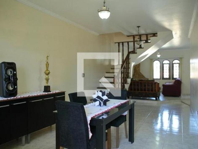 Casa à Venda Dos Casa, 4 Quartos, 241 m2