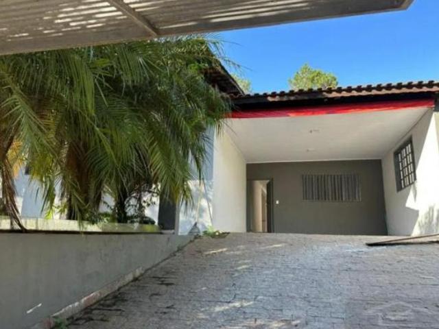 CASA A VENDA DE 3 DORMITORIOS