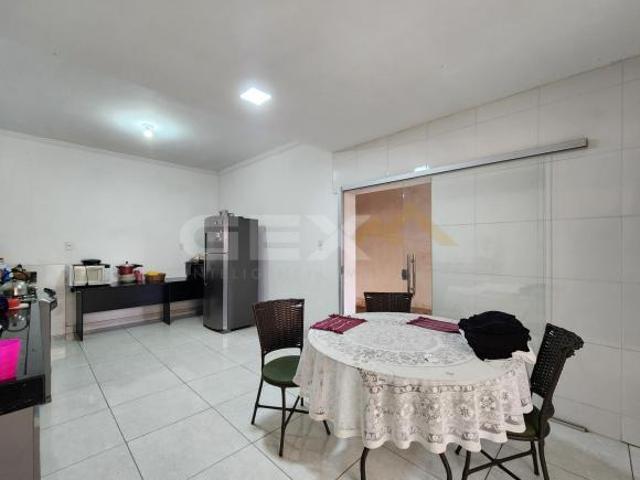 Casa à venda de 3 pavimentos no Santa Tereza, 3 quartos, 1 suíte e área gourmet