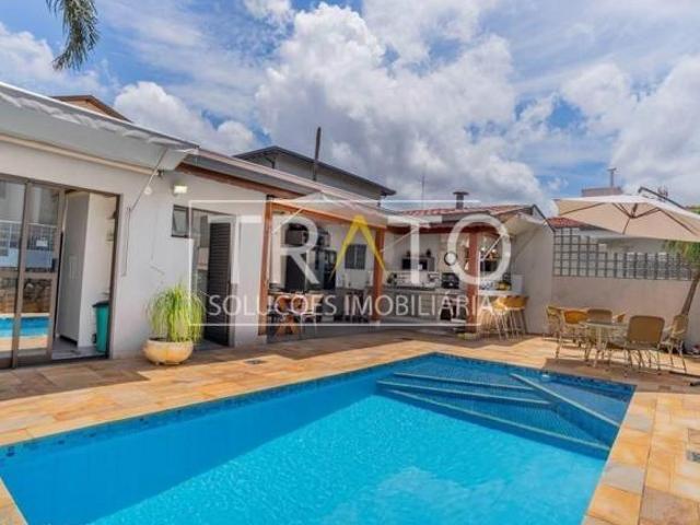 Casa à venda de 3 quartos e 384m2 na região da Nova Campinas