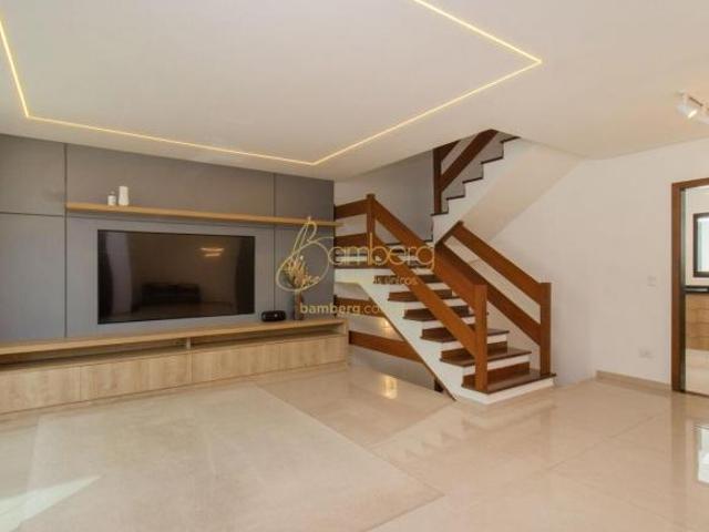 CASA A VENDA DE 3 QUARTOS, 3 SUÍTES, 6 VAGAS PORTAL DO MORUMBI/ VILA SUZANA COM PISCINA