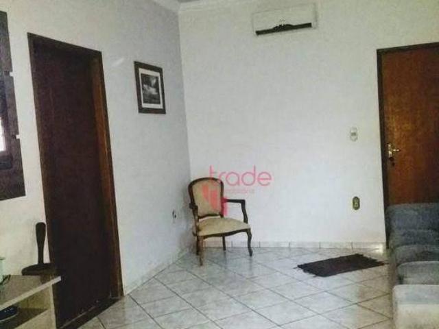 Casa à Venda de 03 Quartos no Bairro Planalto Verde em Ribeirão Preto com Quintal