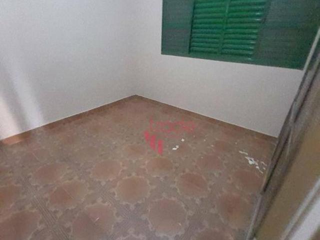 Casa à Venda de 03 Quartos no Quintino Facci I em Ribeirão Preto. Excelente localização